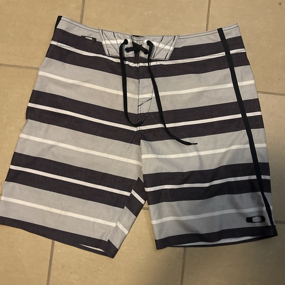 Oakley | Swim | Mens Oakley Striped Swim Shorts Black And Gray Large ...